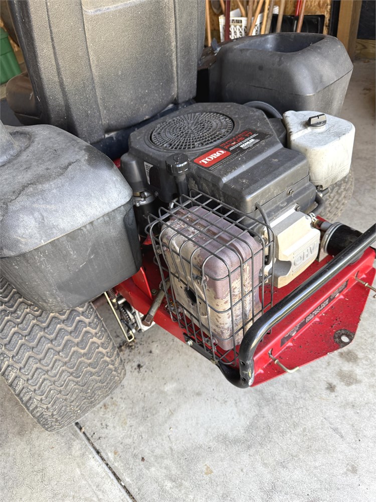 North East Ohio Auctions - Toro Z17-52 TimeCutter Z Riding Mower
